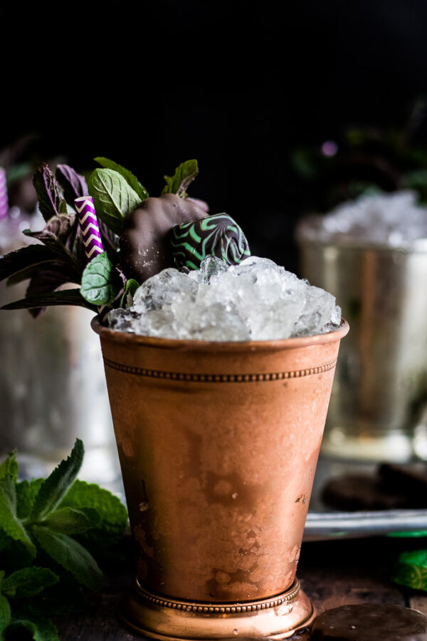 Easy Chocolate Mint Julep To Die For - Cocktail Contessa