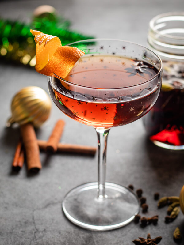 The Best Christmas Manhattan Cocktail - Cocktail Contessa