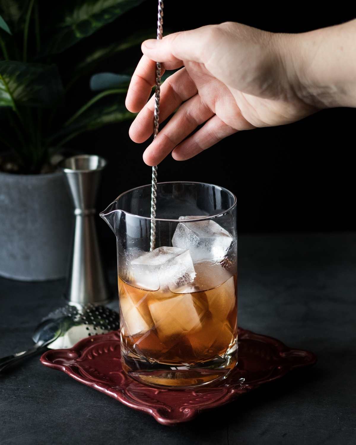 Everything You Need to Know about How to Stir a Cocktail - Cocktail ...