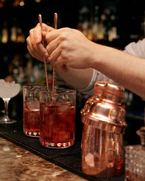 Everything You Need to Know about How to Stir a Cocktail - Cocktail ...