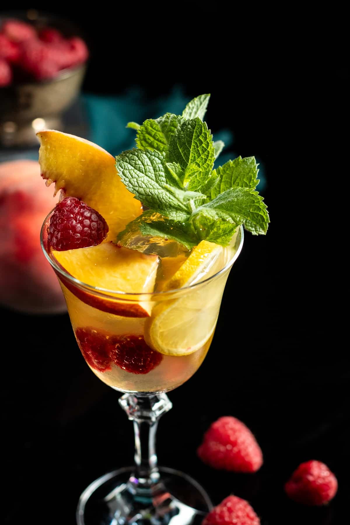 Berry Peach Sangria Is the Summer Sip You’ll Make on Repeat - Cocktail ...